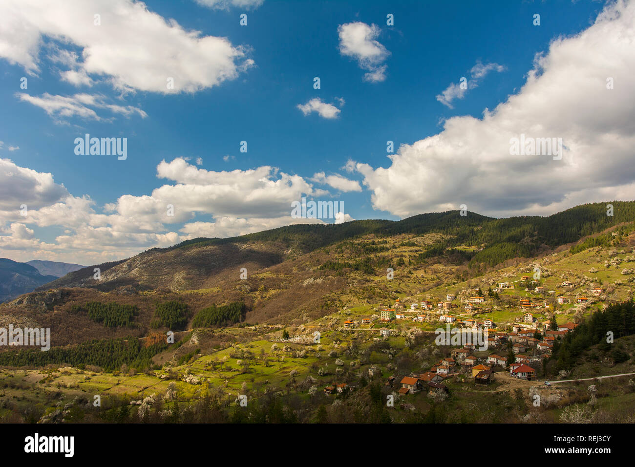 small bulgarian village Borovo in the mountain Stock Photo - Alamy