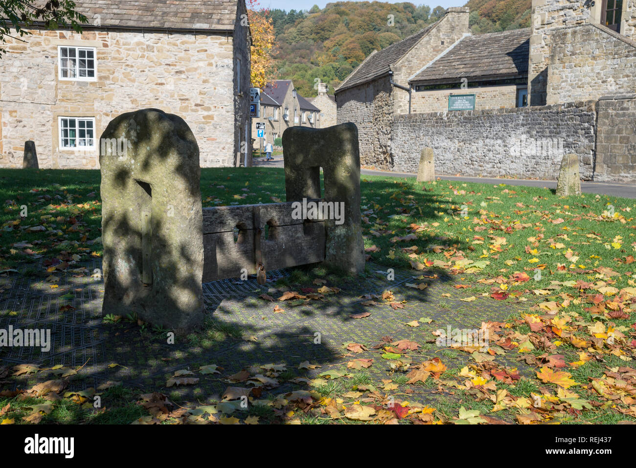 Eyam village stocks hi-res stock photography and images - Alamy