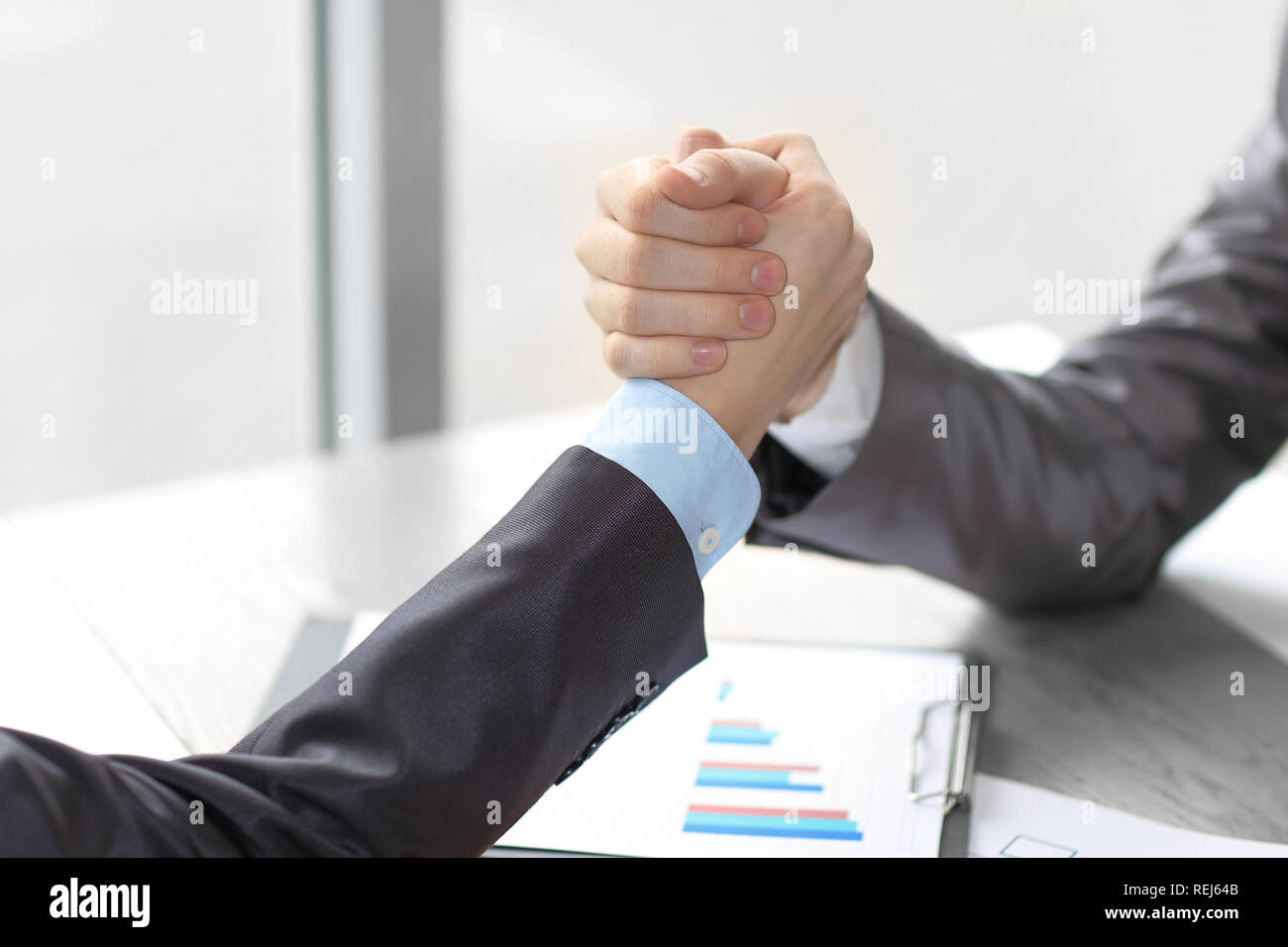 Strong handshake hi-res stock photography and images - Alamy