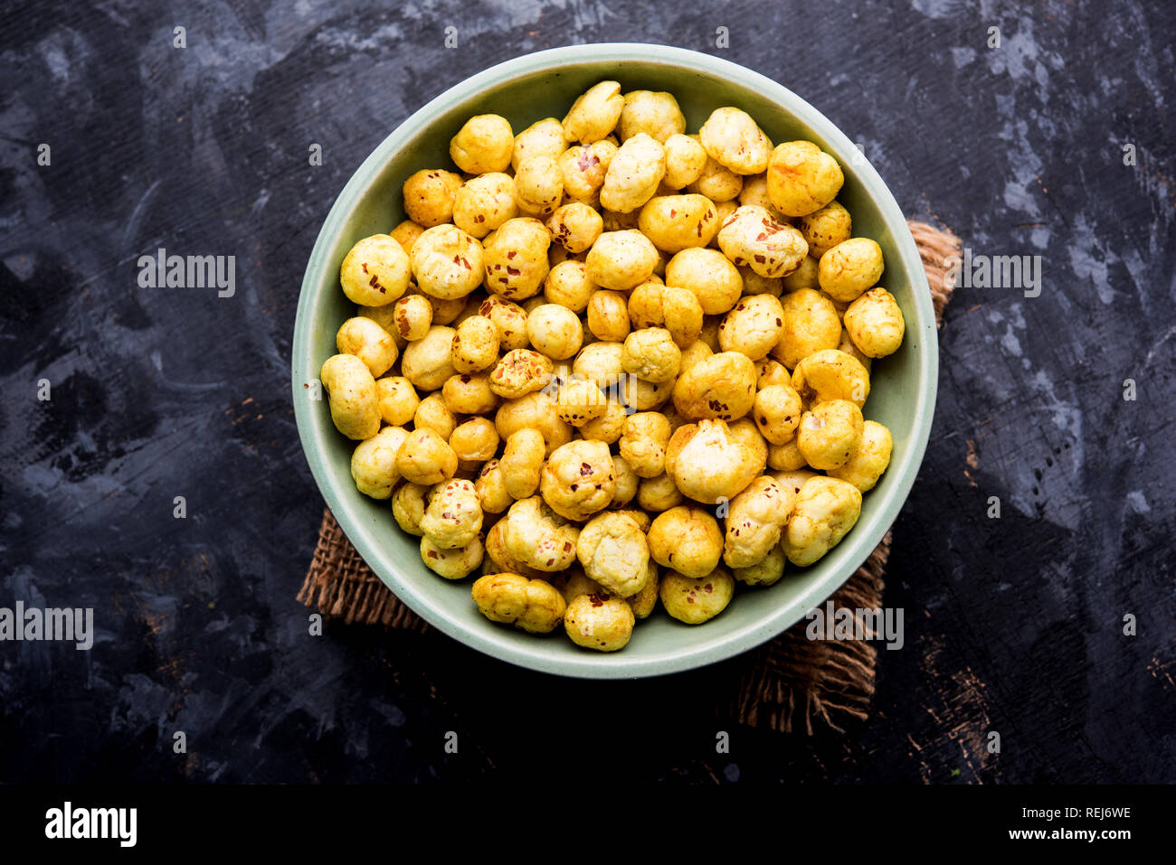 Makhana hi-res stock photography and images - Alamy