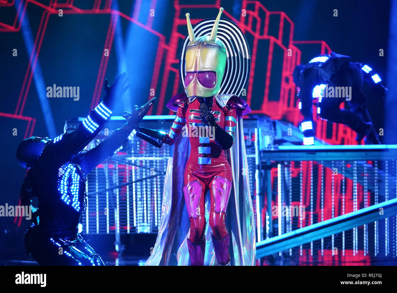 Alien, "The Masked Singer" Season 1 (2019) Credit: Fox Broadcasting Co ...