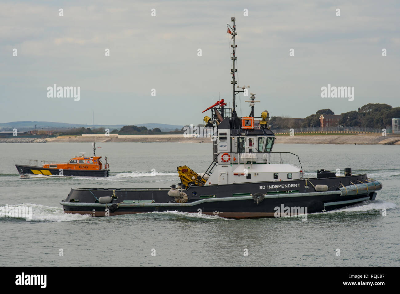 Firefighting tug boat hi-res stock photography and images - Alamy