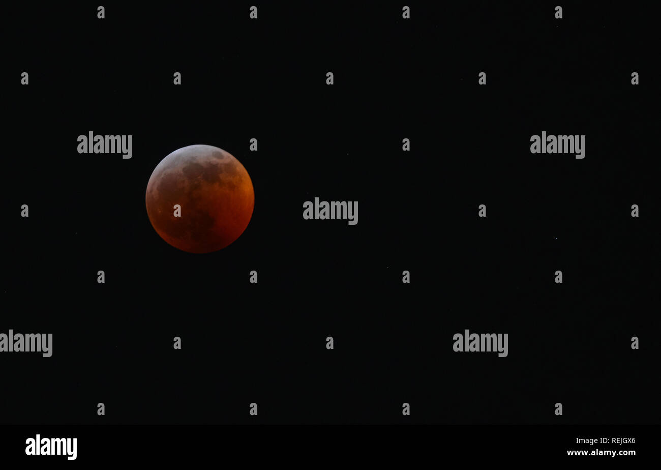 Super Blood Wolf Moon during total lunar eclipse at totality Stock ...