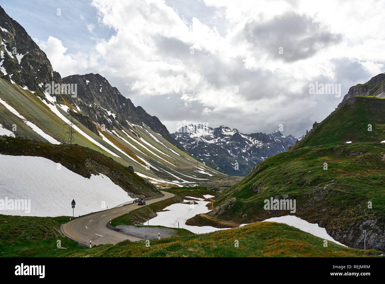 Road beautiful snowy mountains hi-res stock photography and images - Alamy