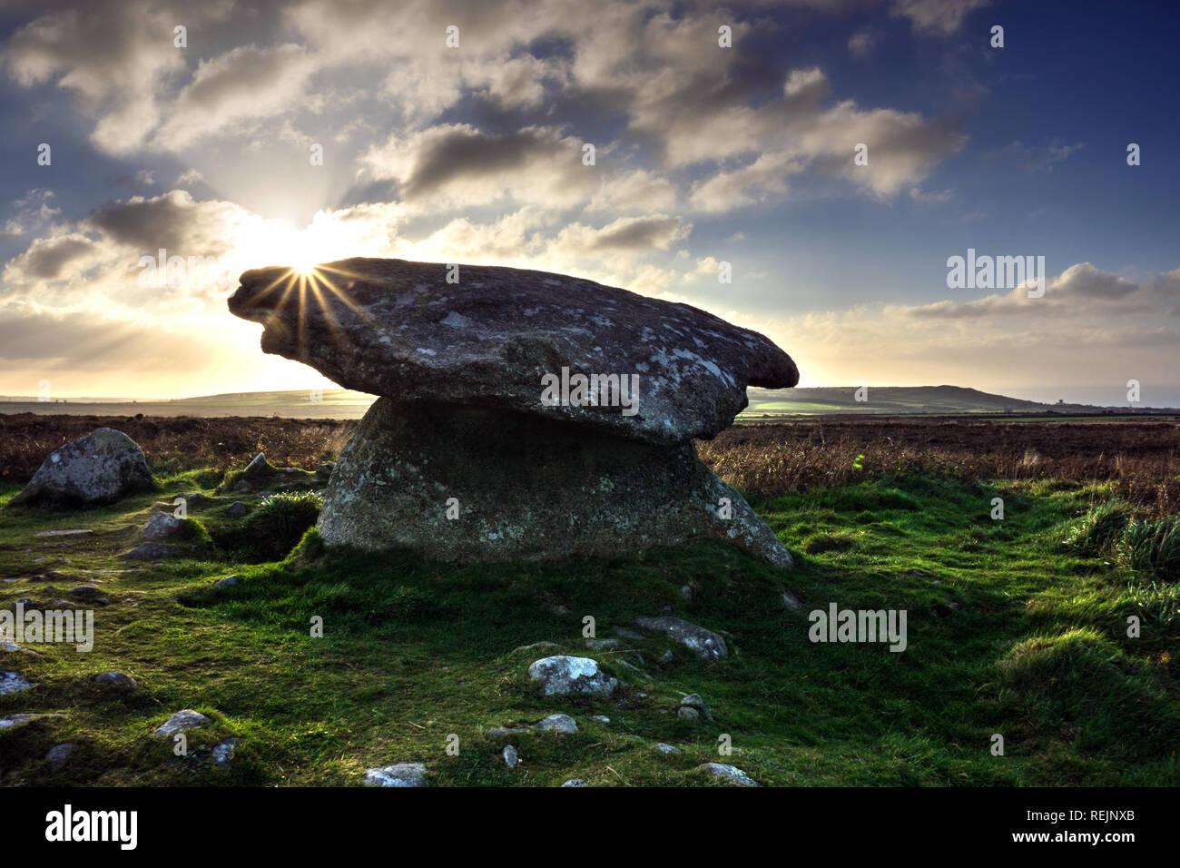 Chun Quoit at Sunset - Ancient Burial Chamber, Penwith Moor, Cornwall ...