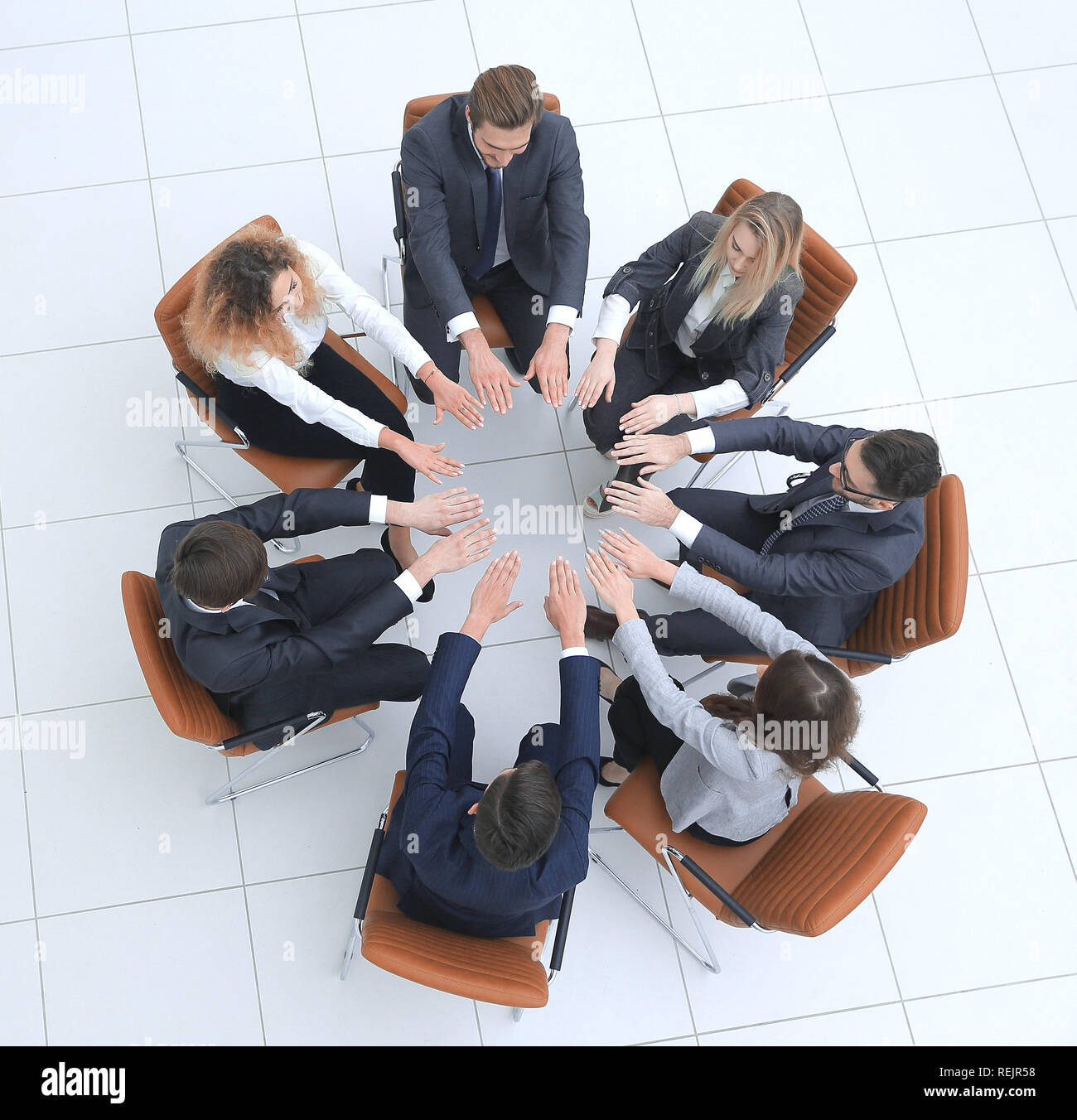 Team building training confident hi-res stock photography and images ...