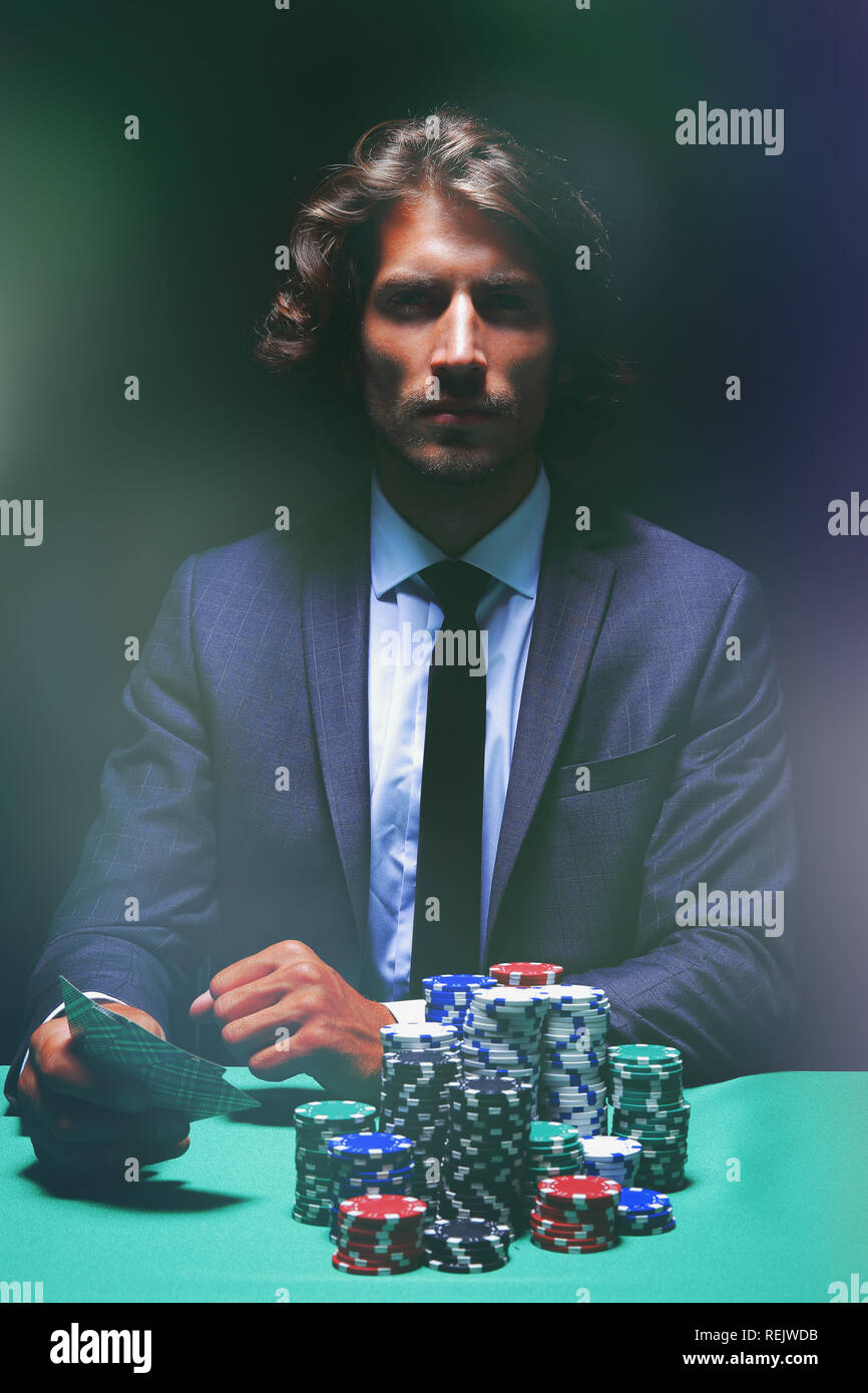 Peeking cards hi-res stock photography and images - Alamy