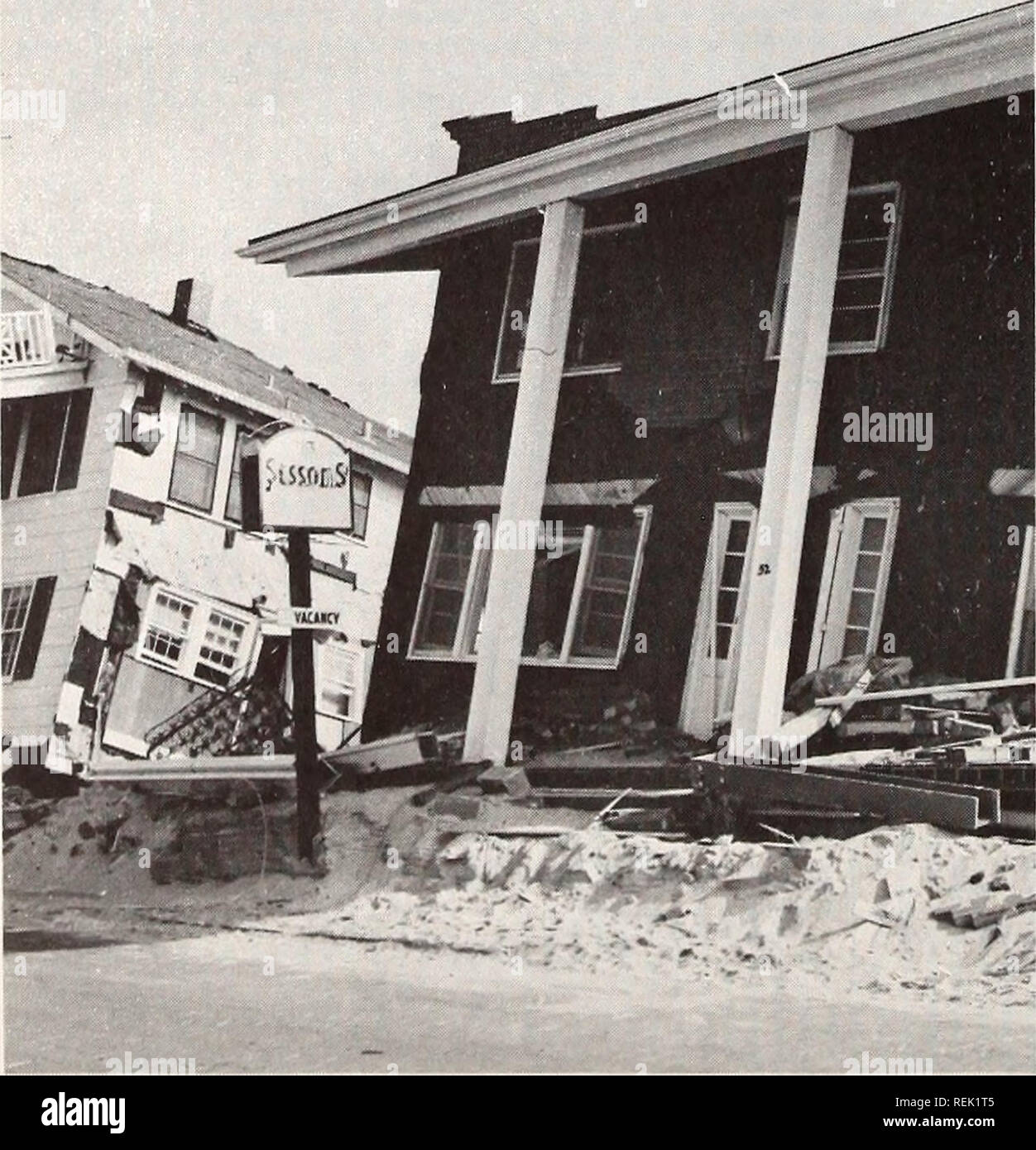 . Coast watch. Marine resources; Oceanography; Coastal zone management ...