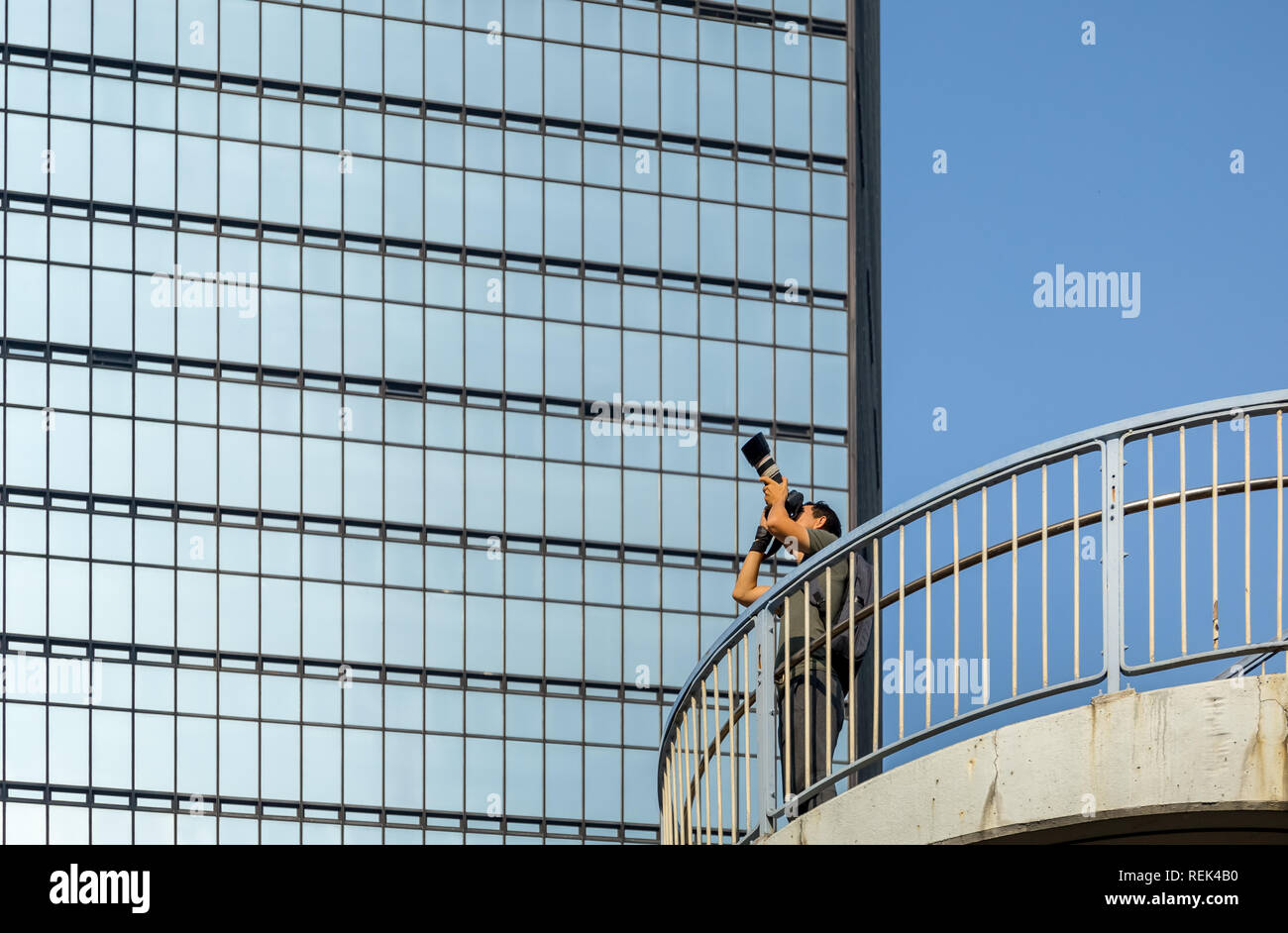 Photographer reflection window city hi-res stock photography and images ...