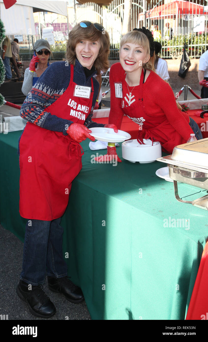 Celebrities serve dinner at LA Mission Christmas dinner for the ...