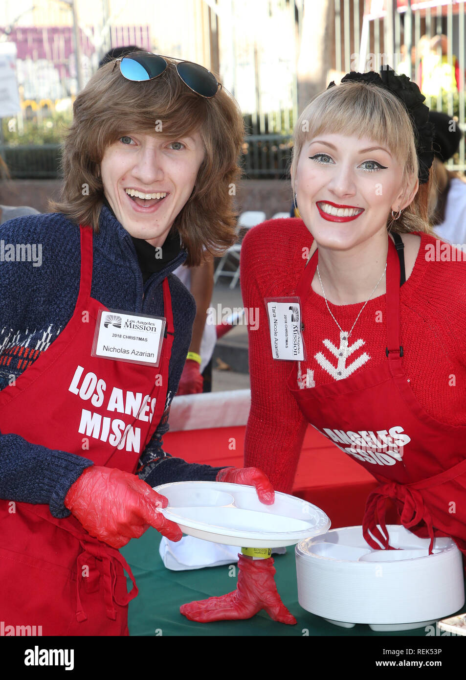 Celebrities serve dinner at LA Mission Christmas dinner for the ...