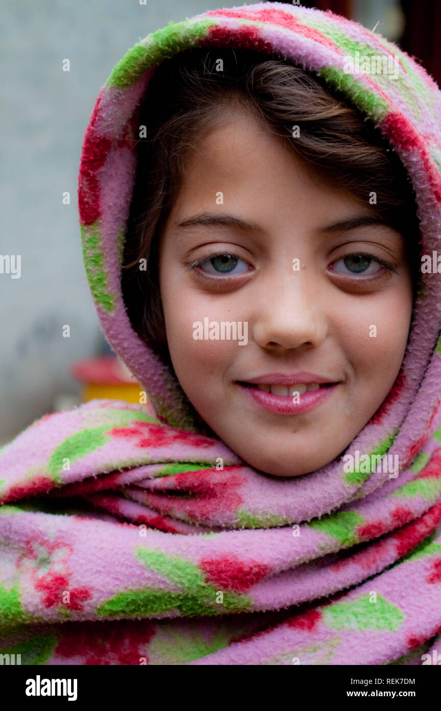 Pakistani chil hi-res stock photography and images - Alamy