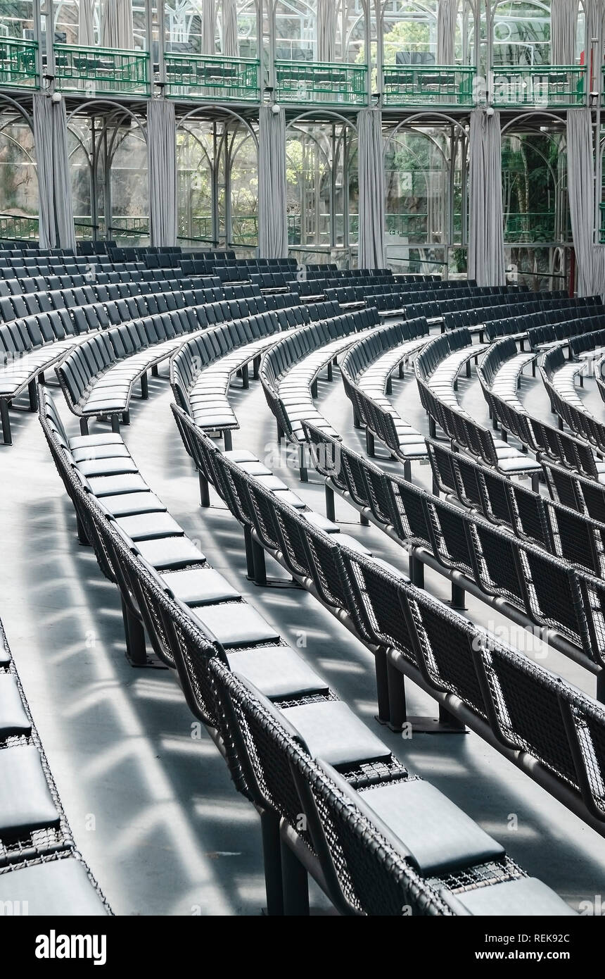 Opera of wire hi-res stock photography and images - Alamy