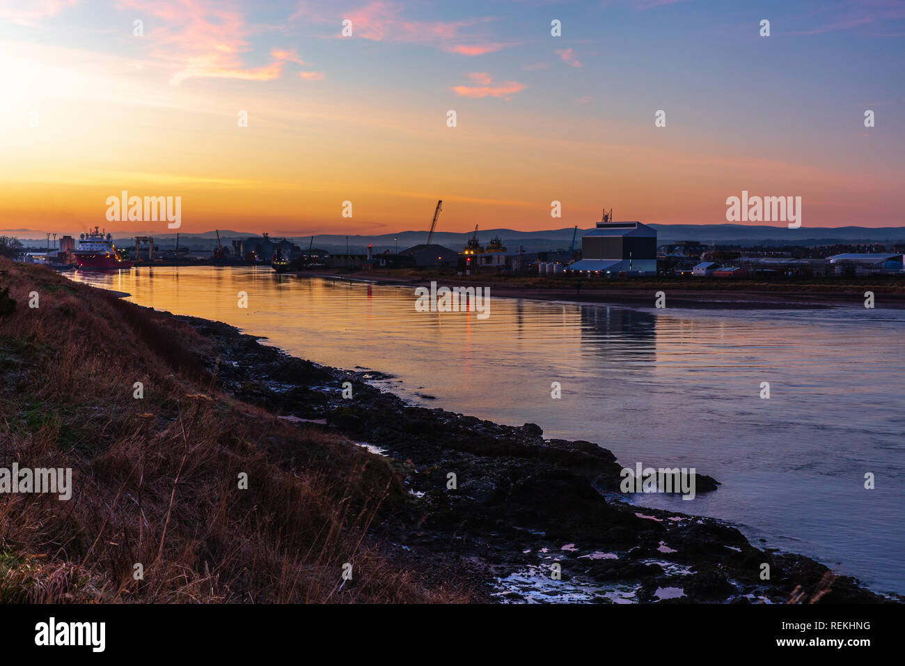 Oil rig supply vessels hi-res stock photography and images - Alamy
