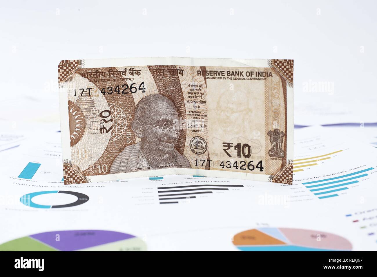 10 rupee note hi-res stock photography and images - Alamy