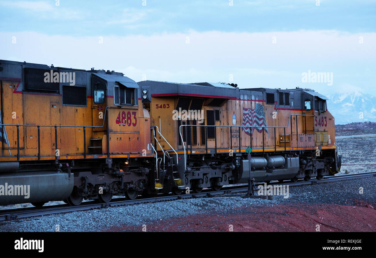 American diesel locomotive freight train hi-res stock photography and ...