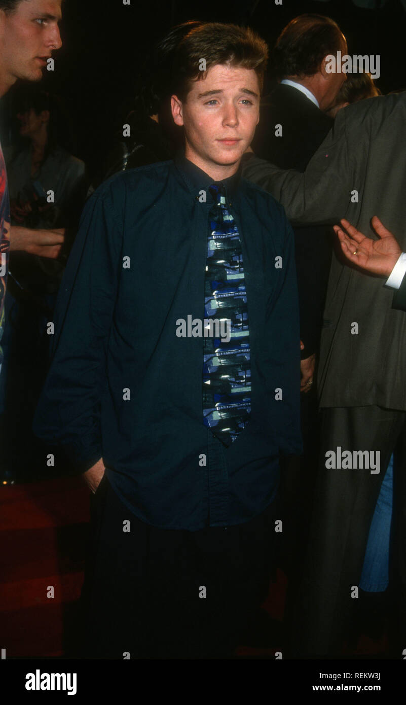 HOLLYWOOD, CA - OCTOBER 11: Actor Kevin Connolly attends Warner Bros ...