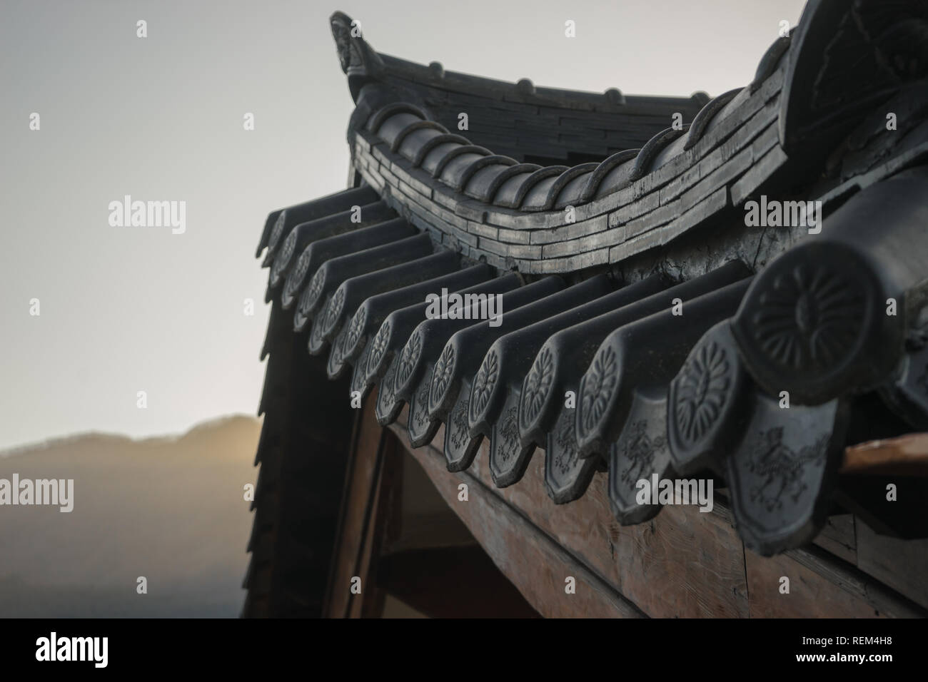 Korean traditional roof and tiles Stock Photo - Alamy