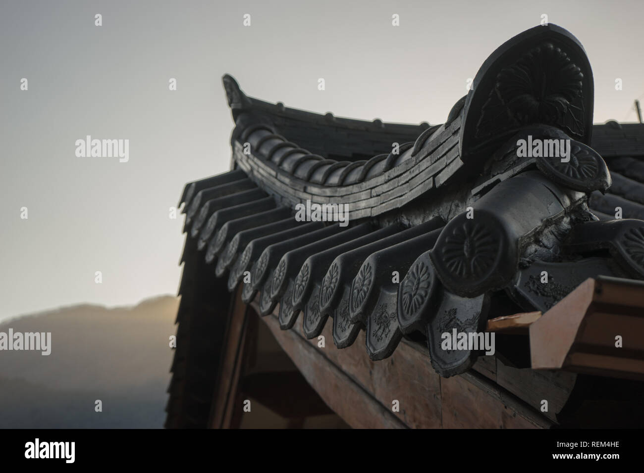 Korean traditional roof tiles hi-res stock photography and images - Alamy