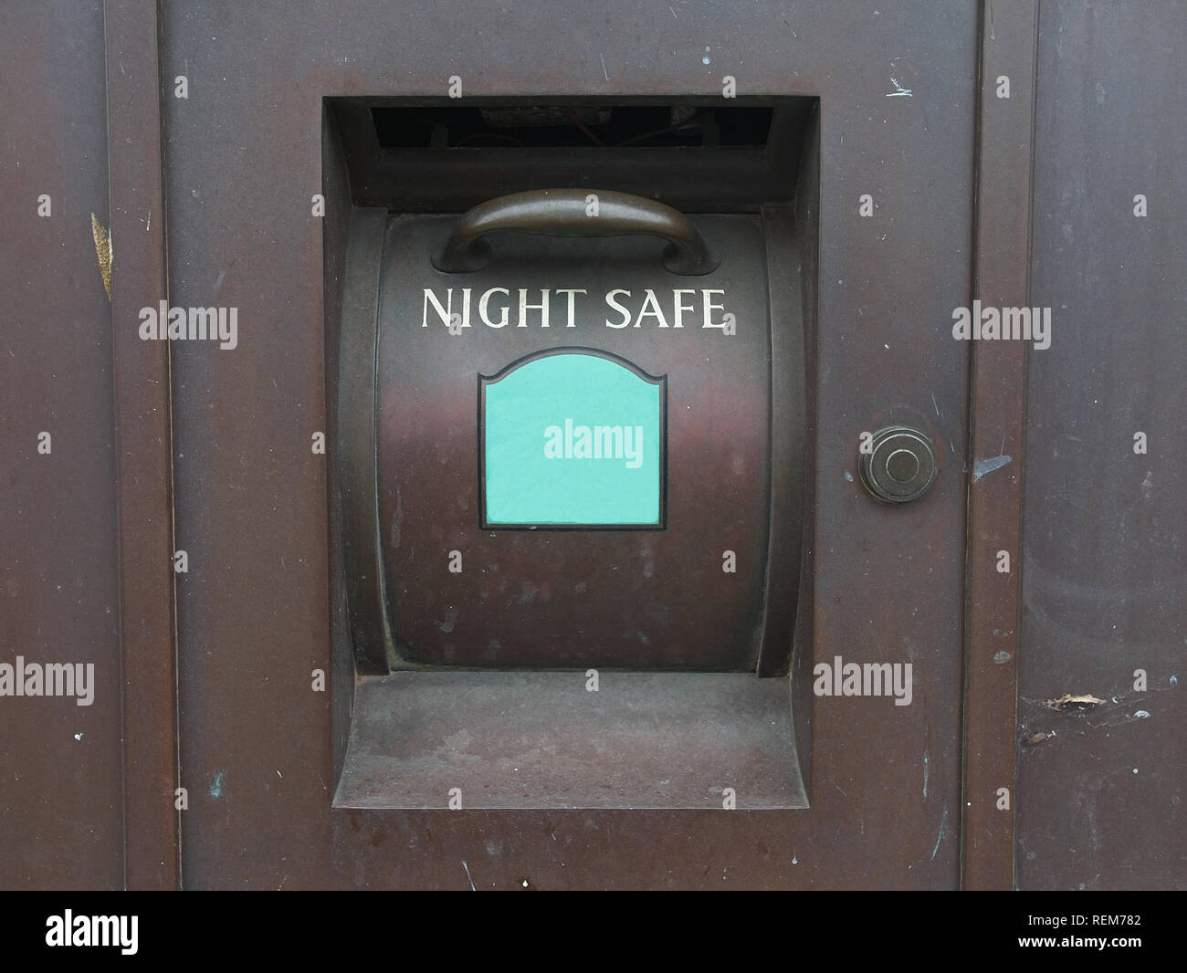 Night deposit box hi-res stock photography and images - Alamy