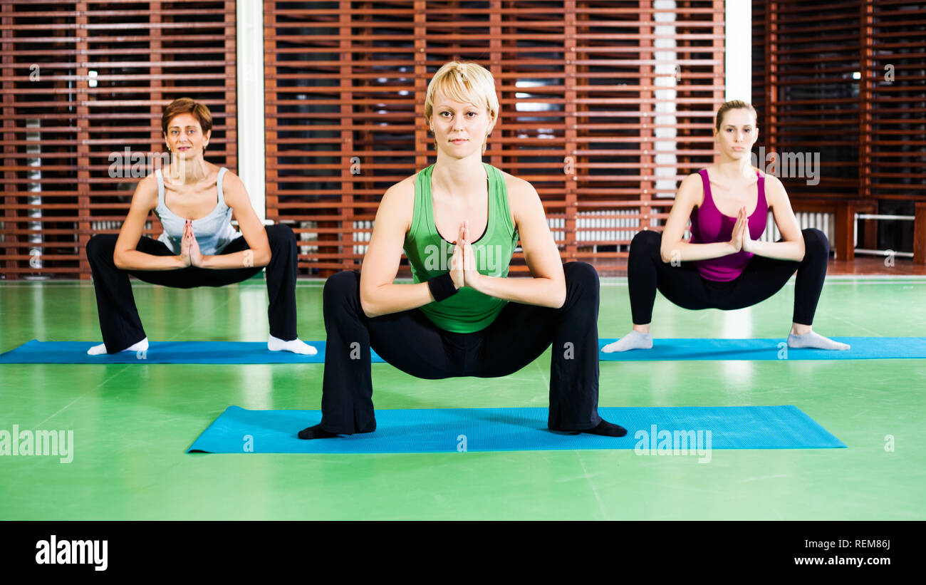 Buddhist meditation pose hi-res stock photography and images - Alamy