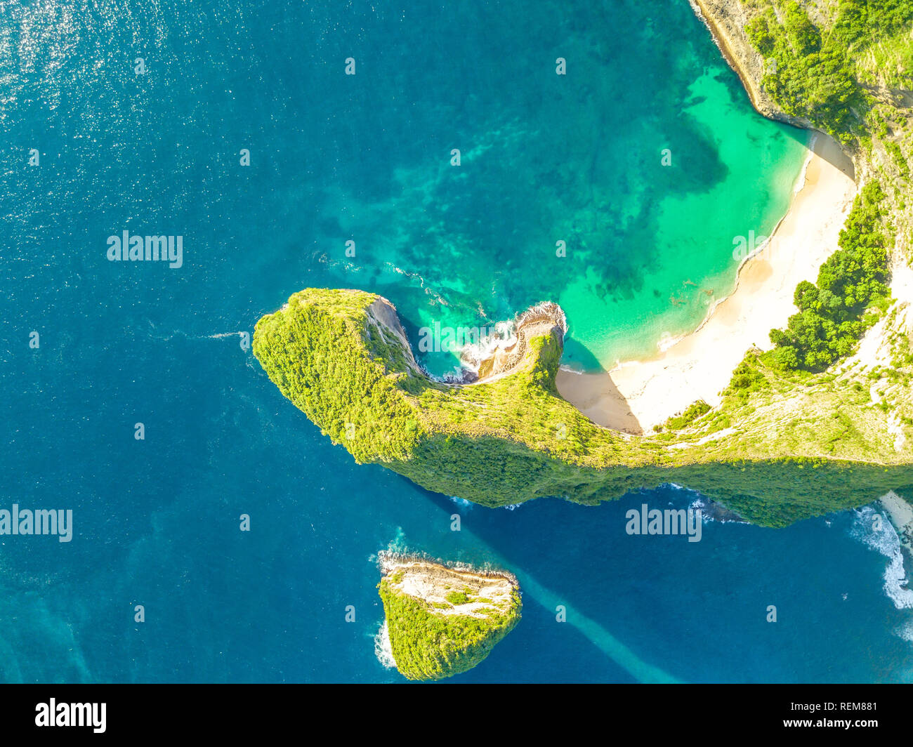 Aerial view of empty tropical island hi-res stock photography and ...