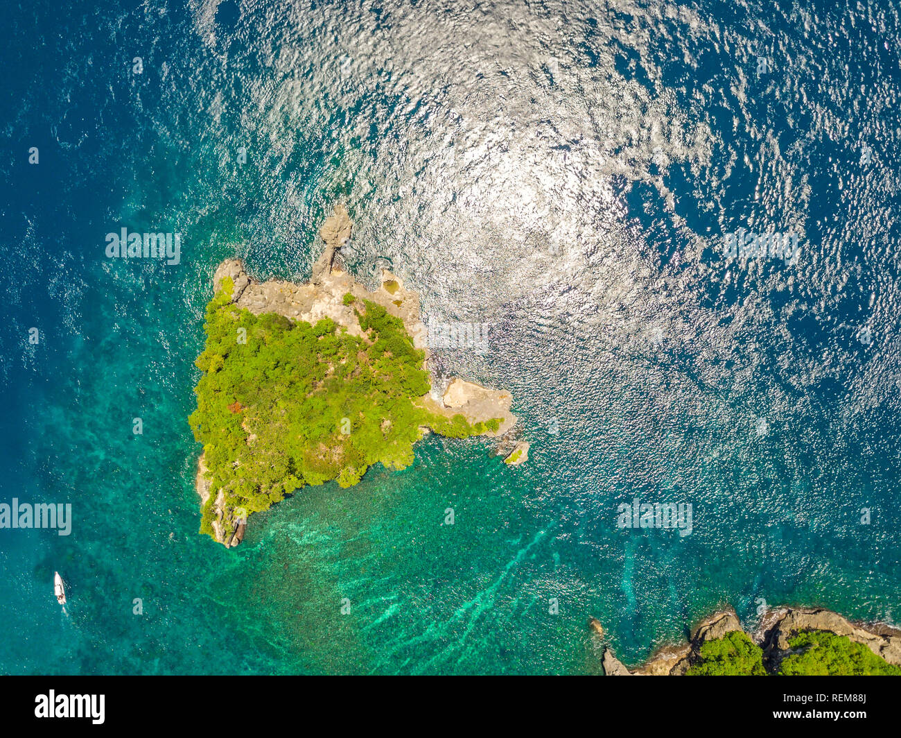 Aerial desert island hi-res stock photography and images - Alamy