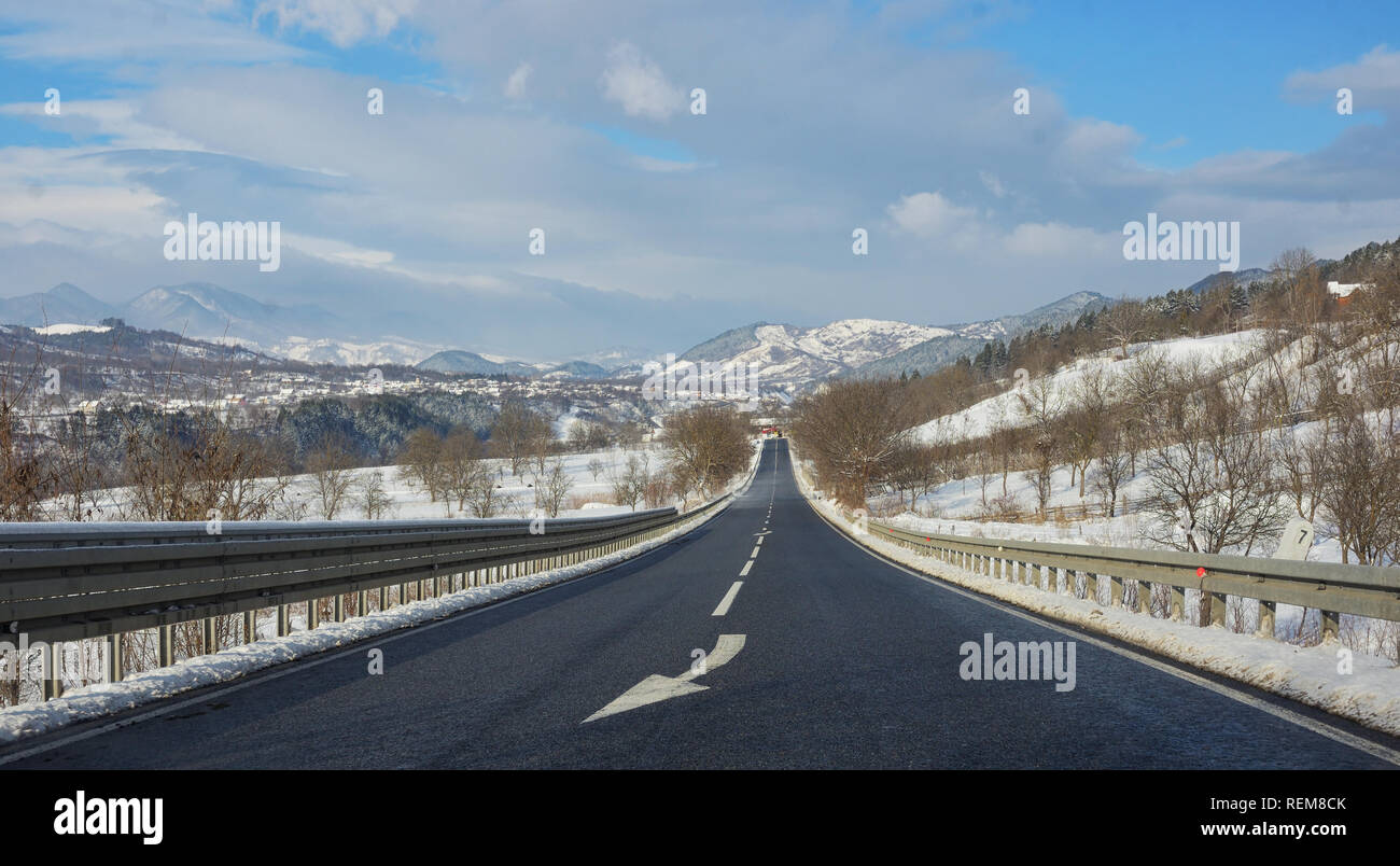 Classic winter scene hi-res stock photography and images - Alamy
