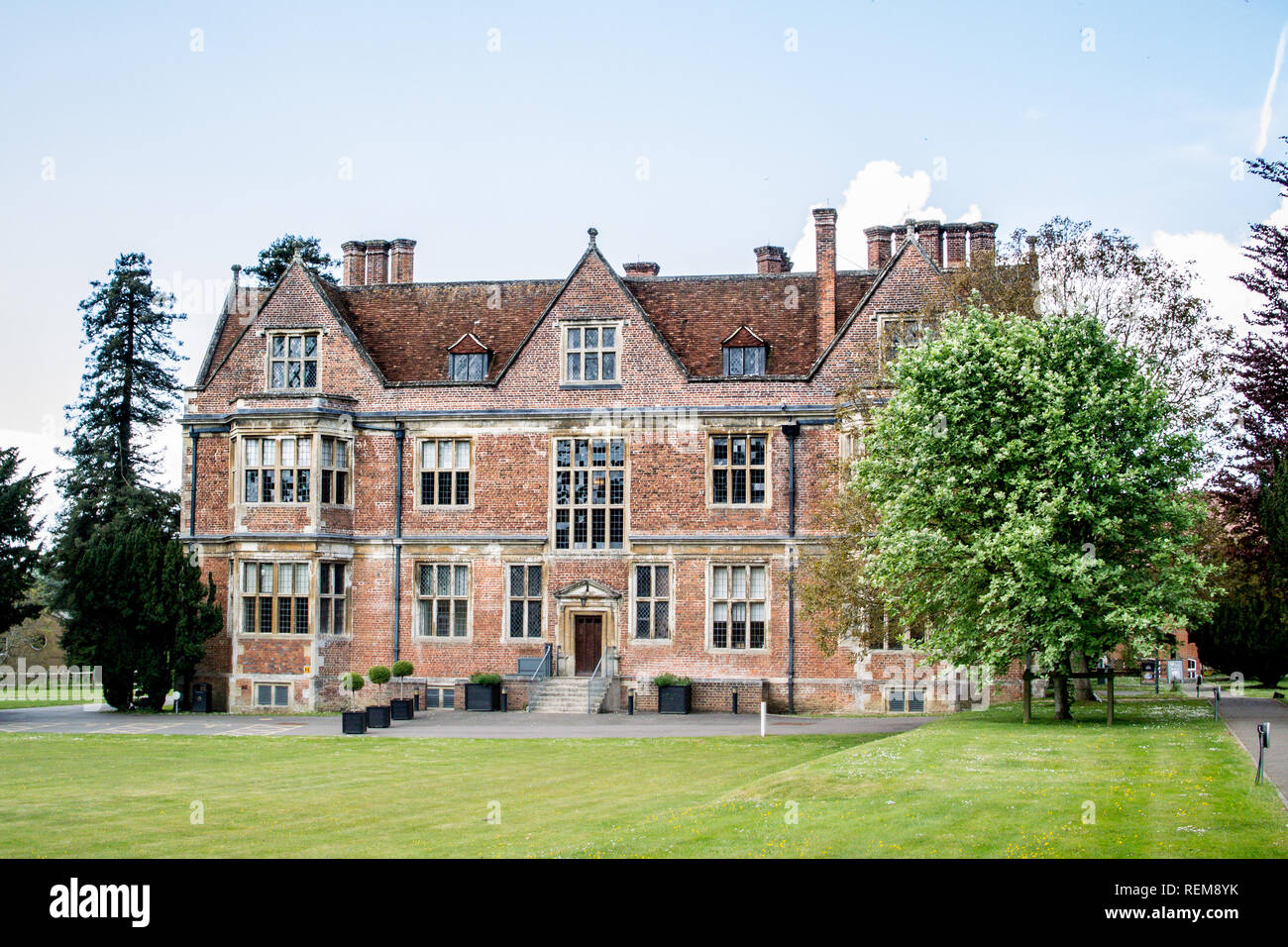 Side view of Elizabethan Manor, Shaw House, Near Newbury, Berkshire ...