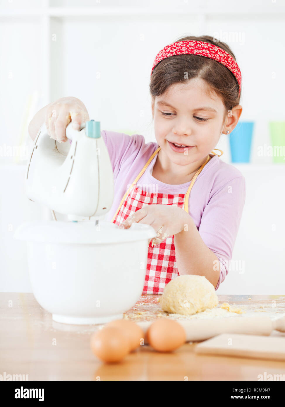 Making pastry food mixer hi-res stock photography and images - Alamy