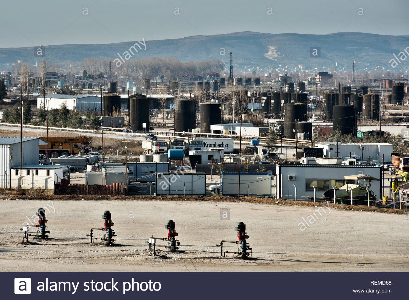 Extraction Of Petroleum High Resolution Stock Photography and Images ...