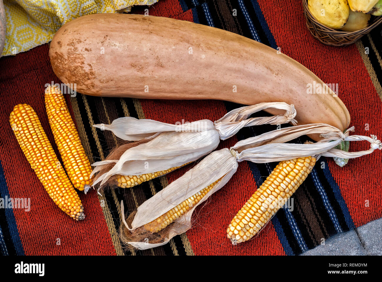 Corn per cob hi-res stock photography and images - Alamy