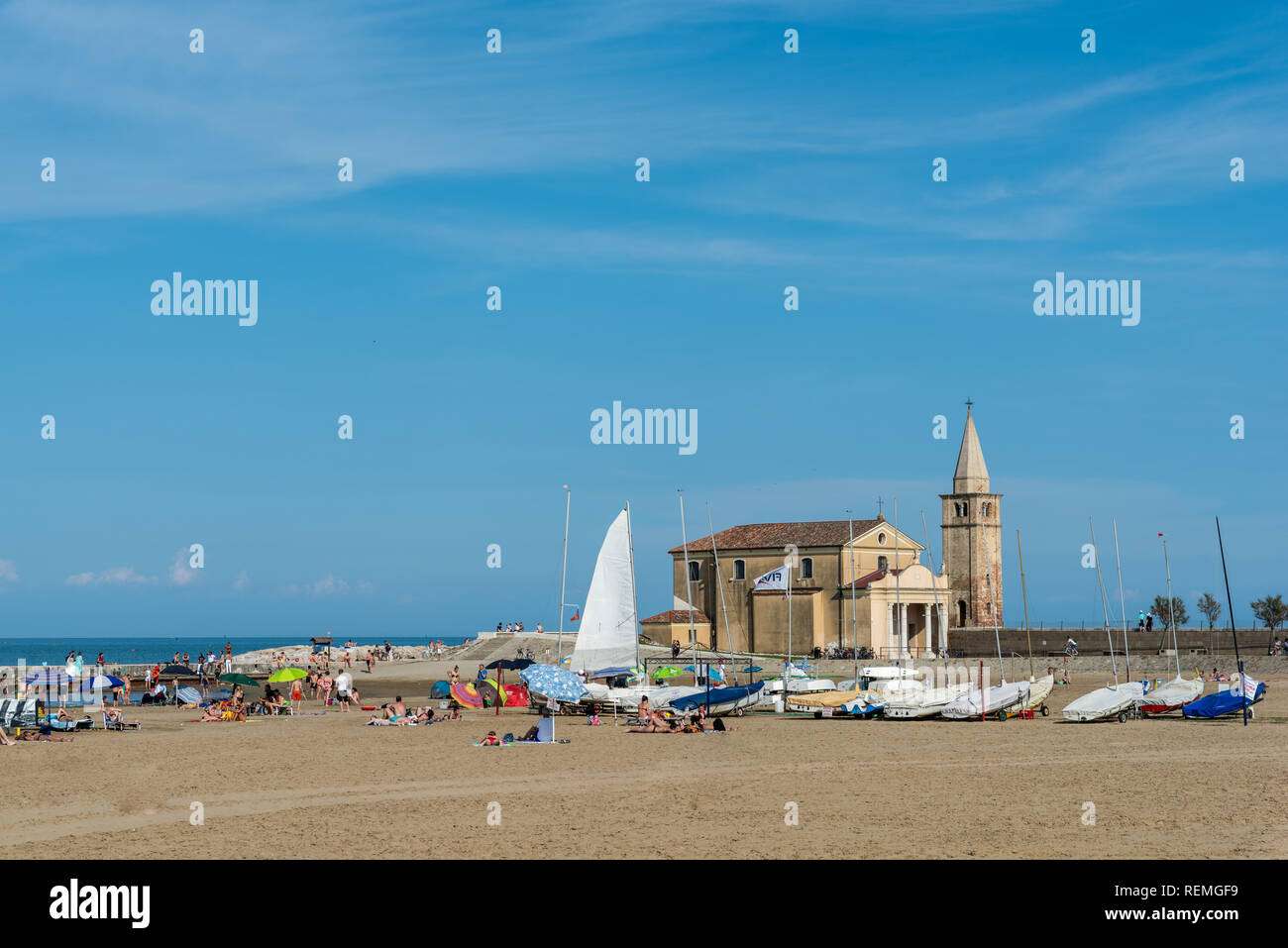 Caorle beach and promenade Stock Photo - Alamy