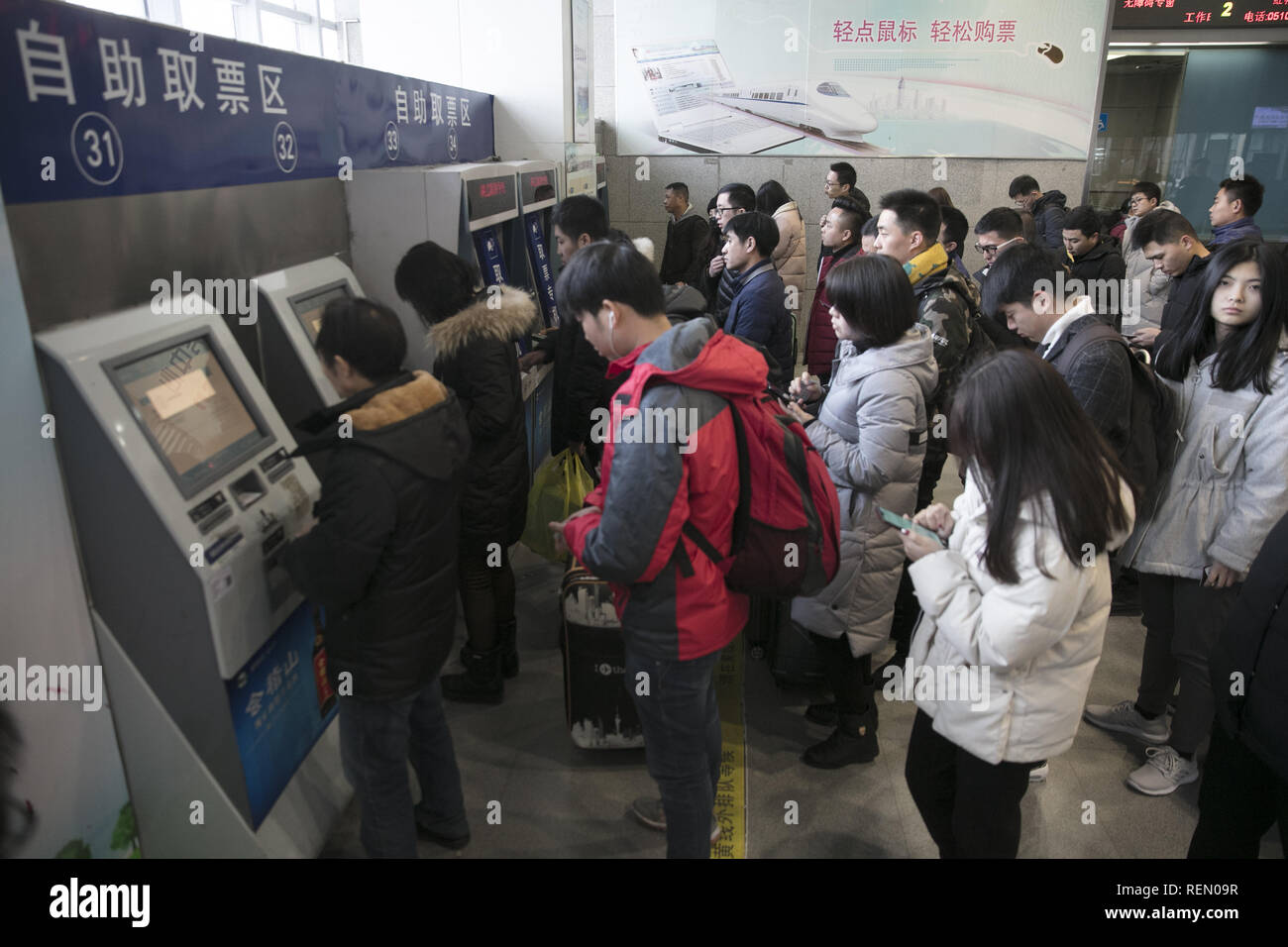 China spring festival travel railway hi-res stock photography and ...