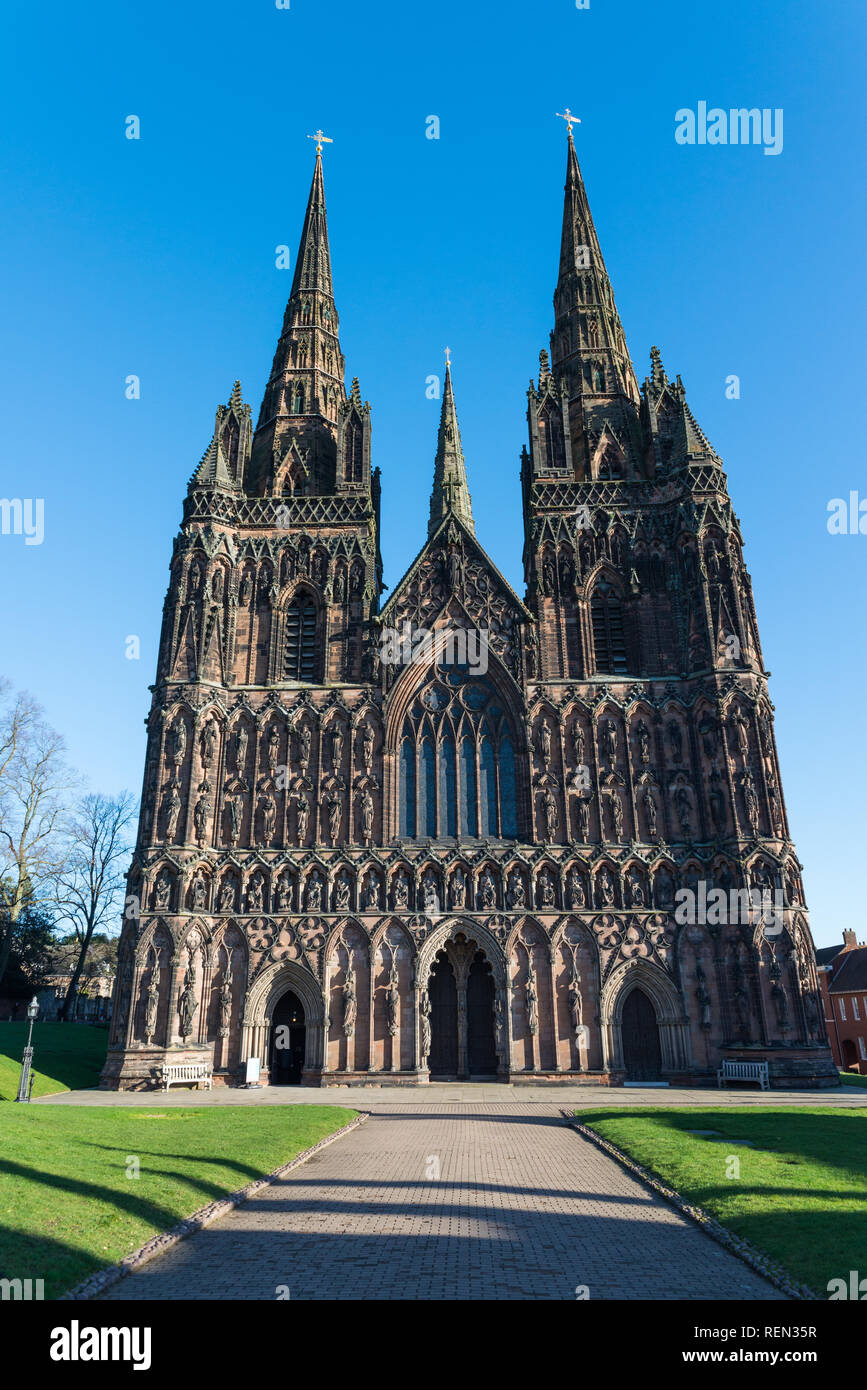 Small cathedral hi-res stock photography and images - Alamy