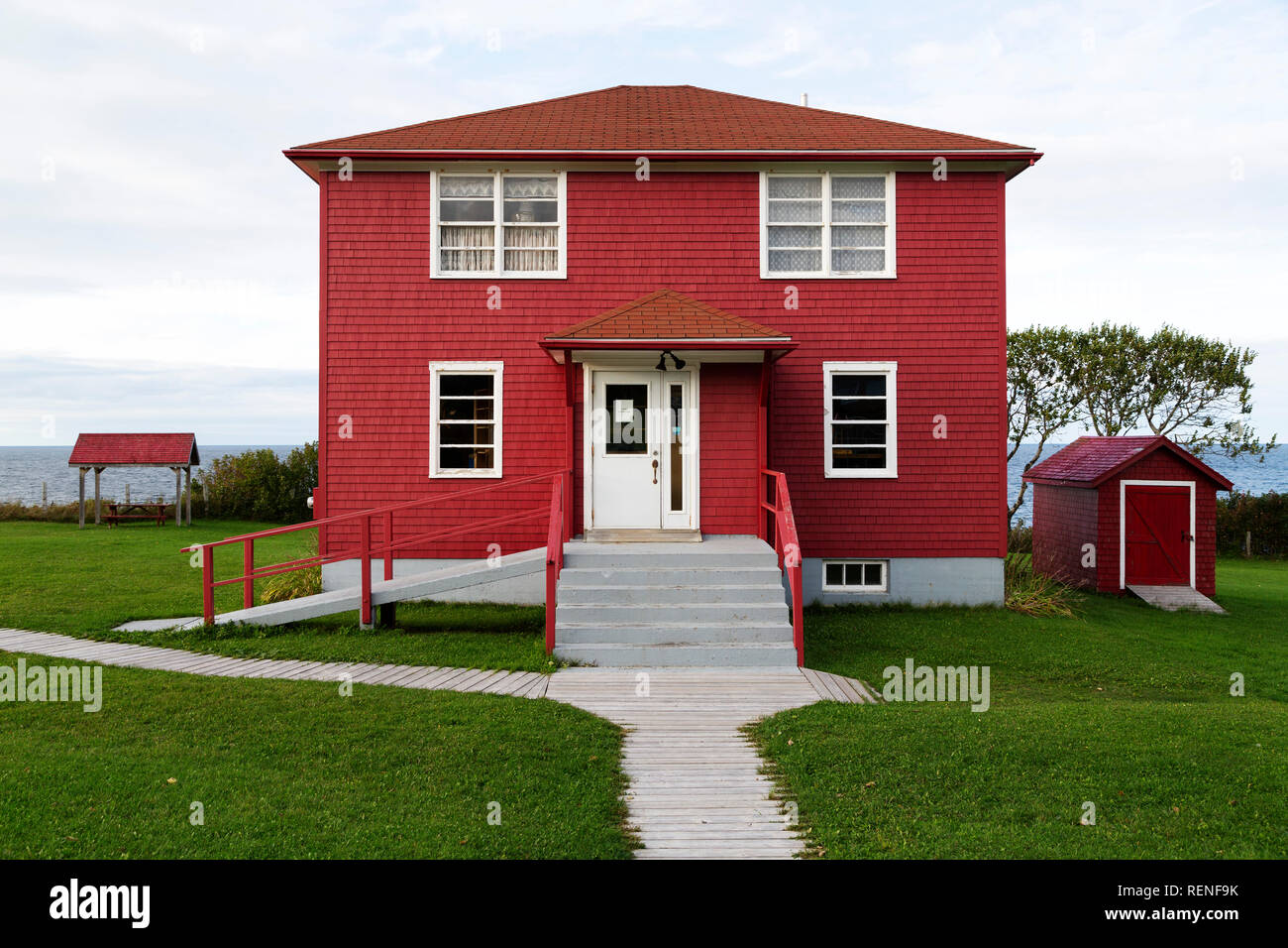 Traditional canadian rural house hi-res stock photography and images ...