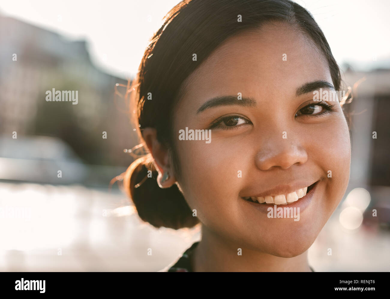 Asian woman brunette hi-res stock photography and images - Alamy