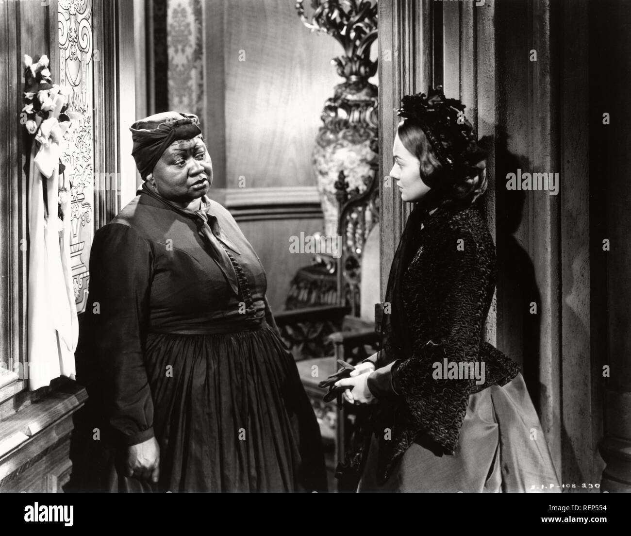 Gone with the Wind Year : 1939 USA Director : Victor Fleming Hattie McDaniel, Olivia De ...