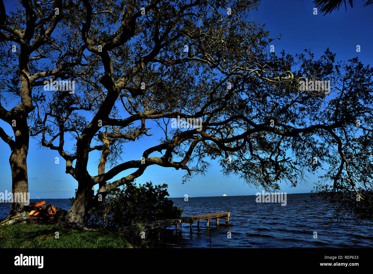 Sun shimmering hi-res stock photography and images - Alamy