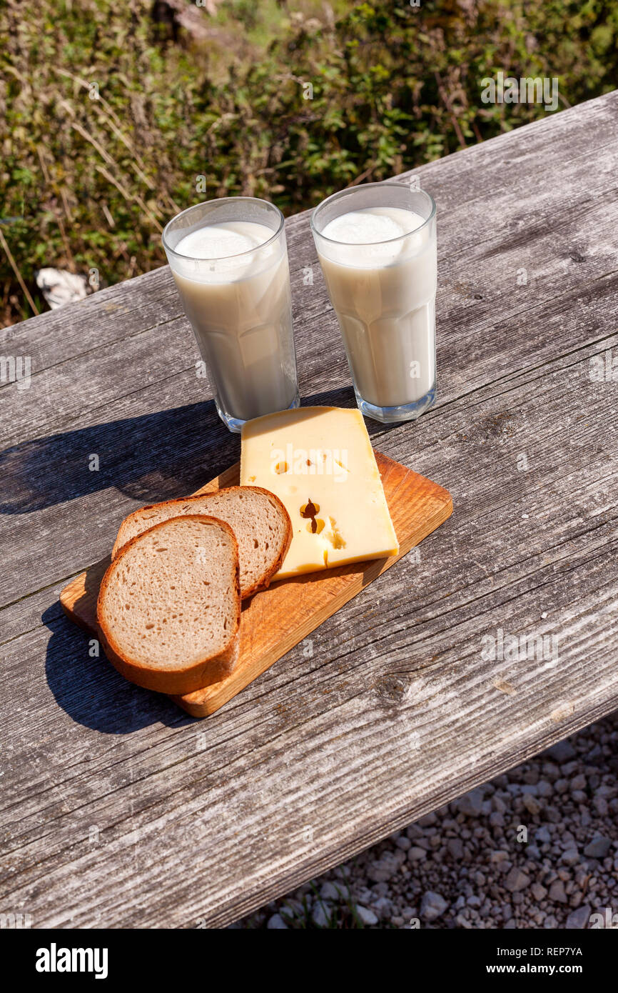 Snack break hi-res stock photography and images - Alamy