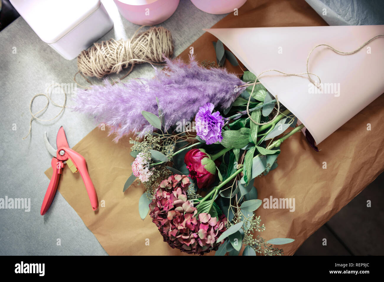 Interaction of flowers hi-res stock photography and images - Alamy