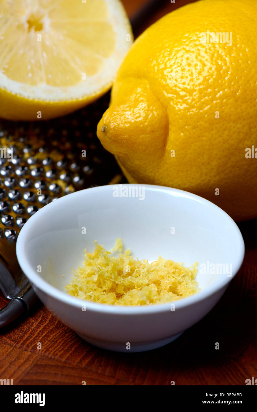 Lemon tree indoors hi-res stock photography and images - Alamy