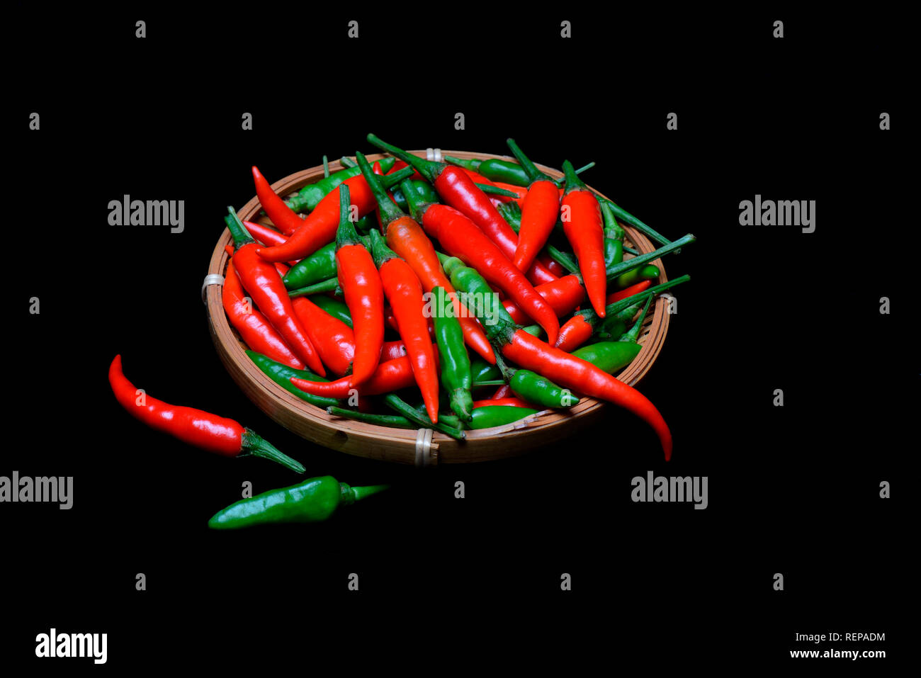 Pfefferschoten, (Capsicum frutescens), Peperoni, Chilischoten ...