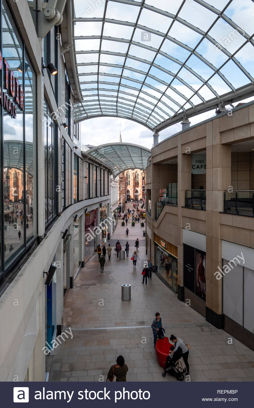 Shopping Centre Glass Fronts High Resolution Stock Photography and ...