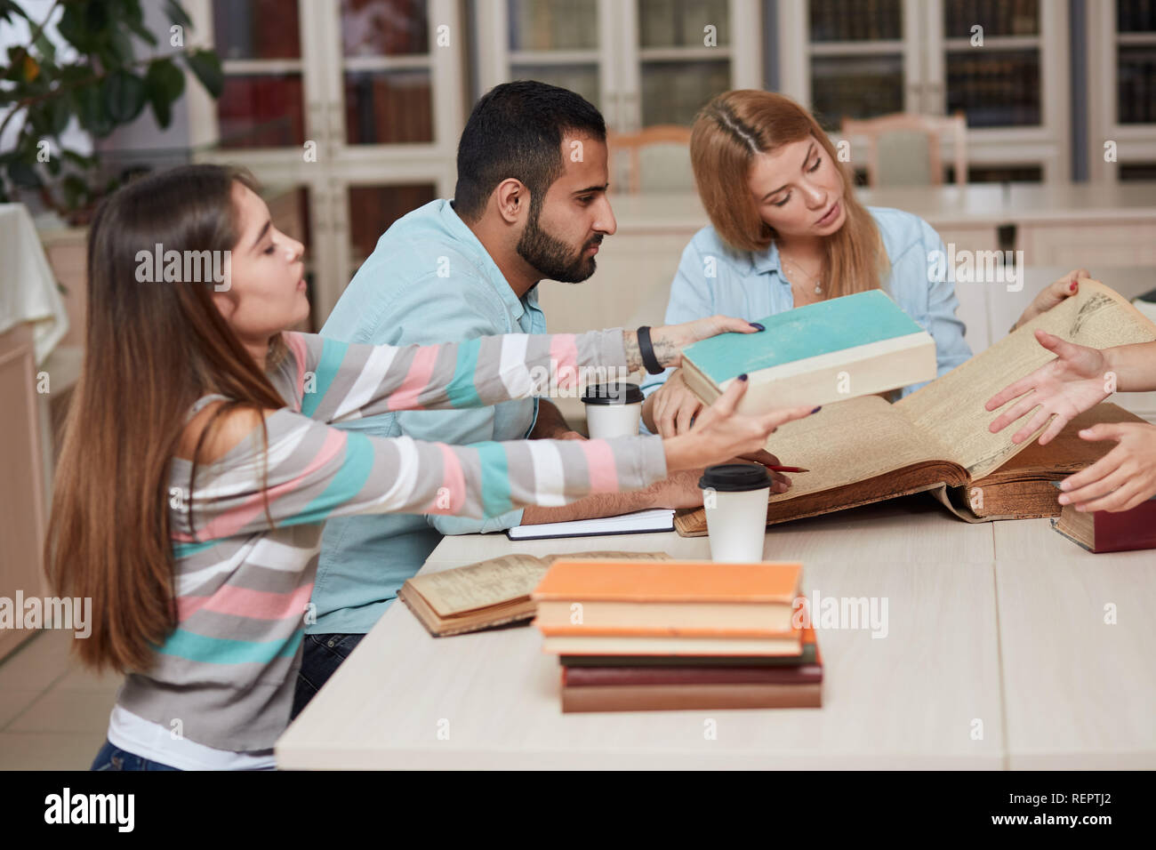 Reading university student union hi-res stock photography and images ...