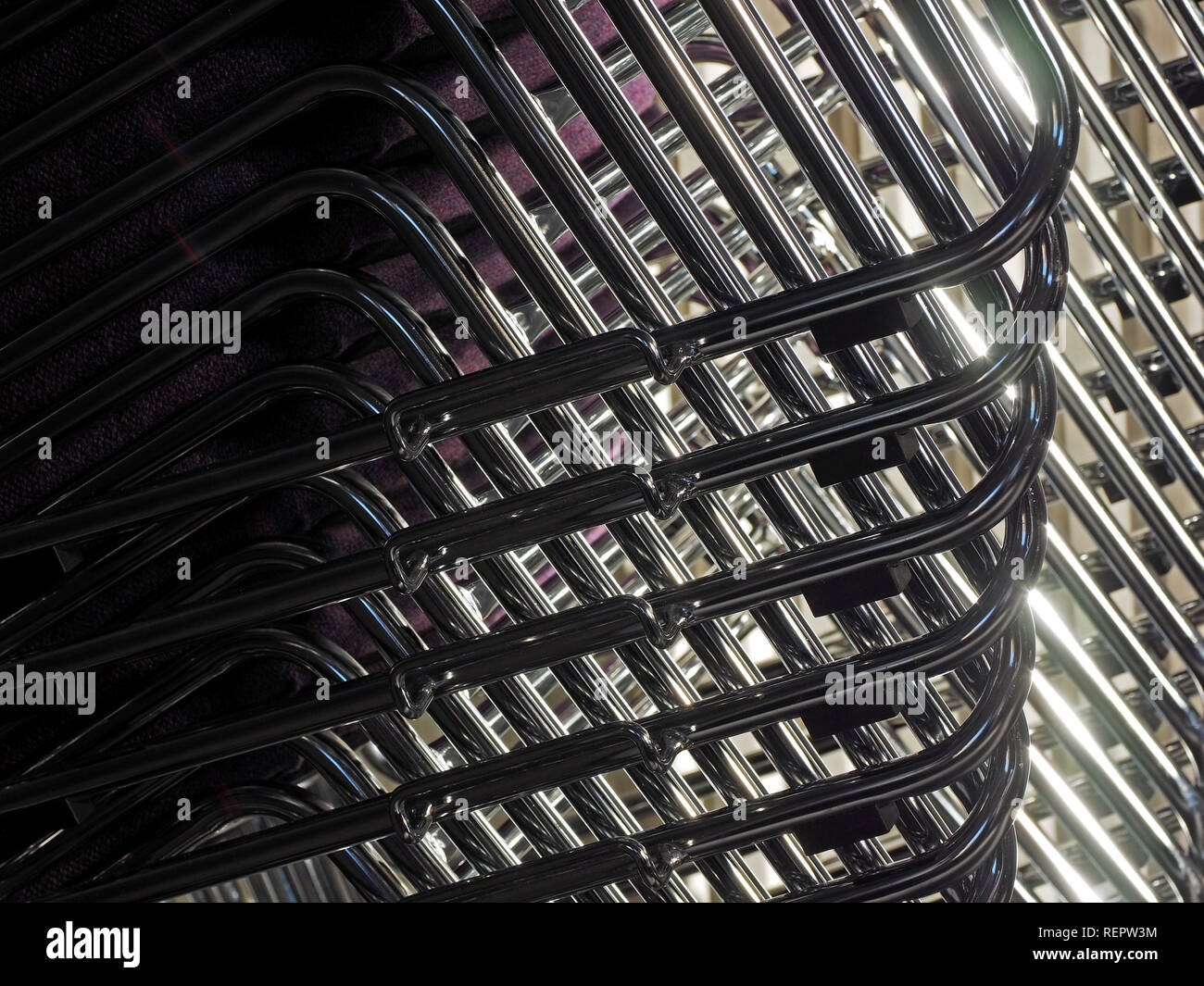 Tubular frame chairs hi-res stock photography and images - Alamy