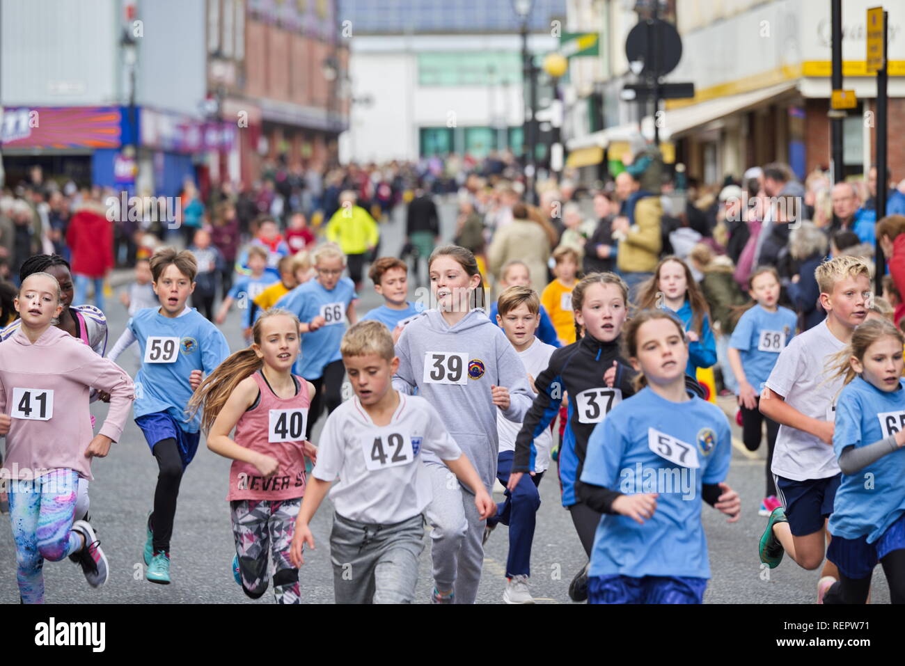 Houghton Dash - Children's Road Running Race with big crowd before ...