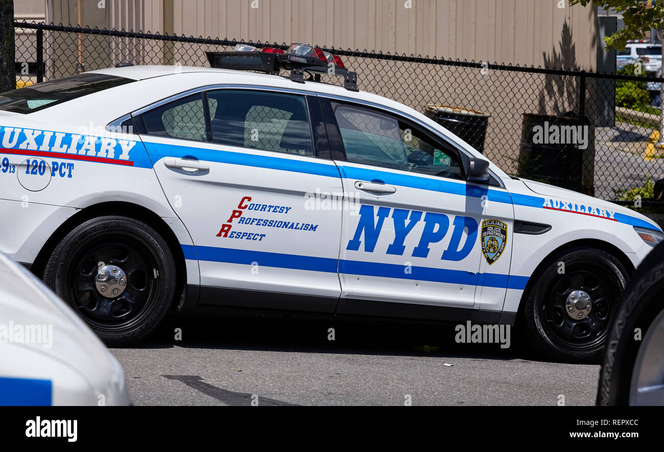 Nypd vehicle hi-res stock photography and images - Alamy