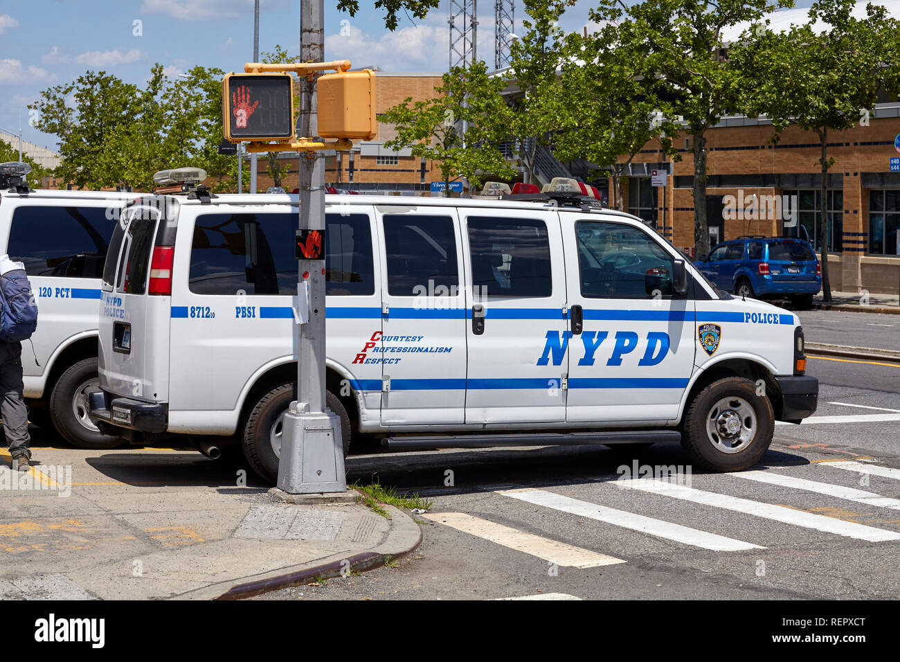 Nypd vehicle hi-res stock photography and images - Alamy