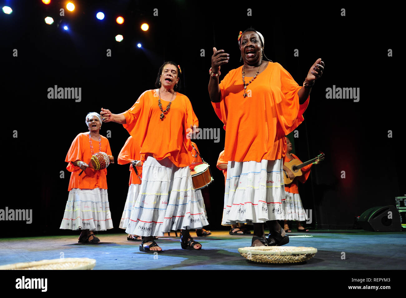 MENINAS DE SINHÁ, Brazilian women, Meninas de Sinháto,women's circle ...